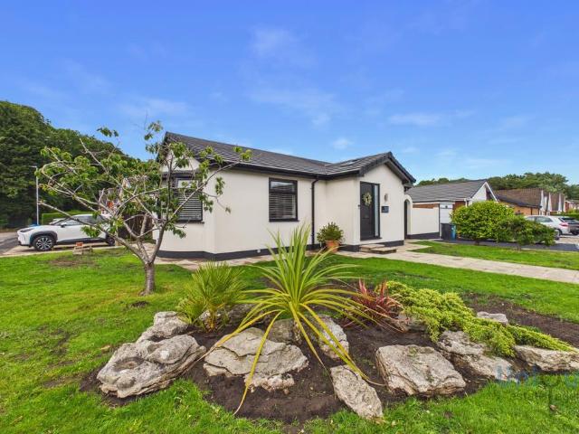 2 bedroom bungalow for sale