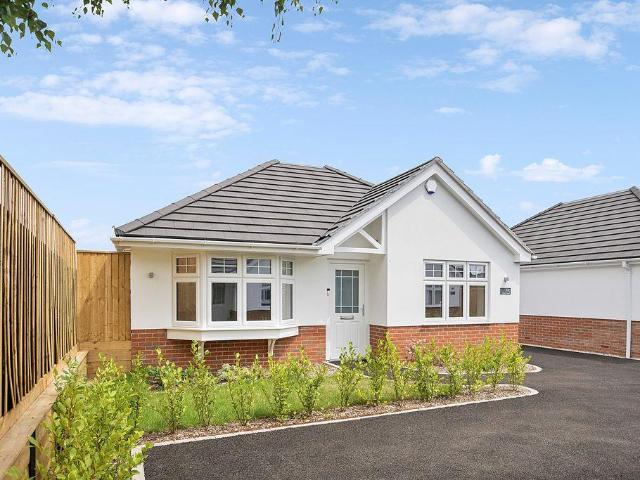 2 bedroom bungalow for sale