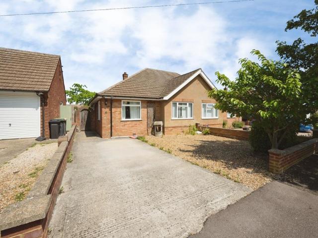 2 bedroom bungalow for sale
