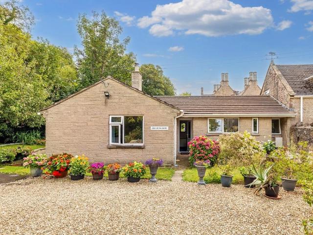 2 bedroom bungalow for sale