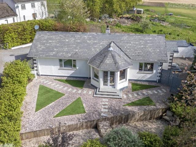 2 bedroom bungalow for sale