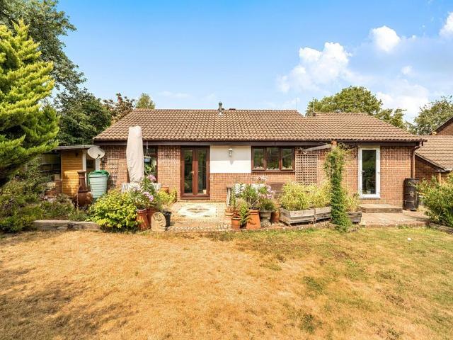 2 bedroom bungalow for sale
