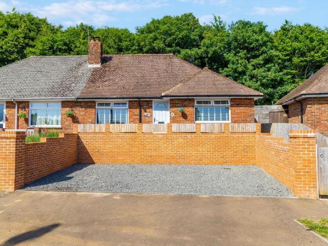 2 bedroom bungalow for sale