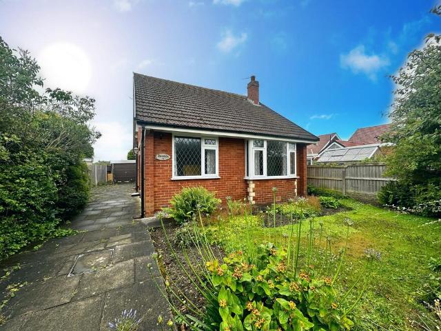 2 bedroom bungalow for sale
