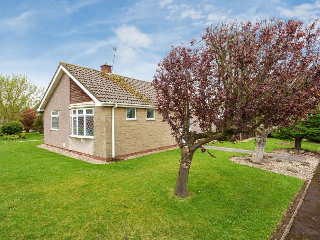 2 bedroom bungalow for sale