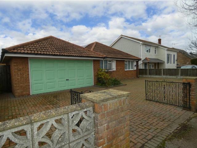 2 bedroom bungalow for sale