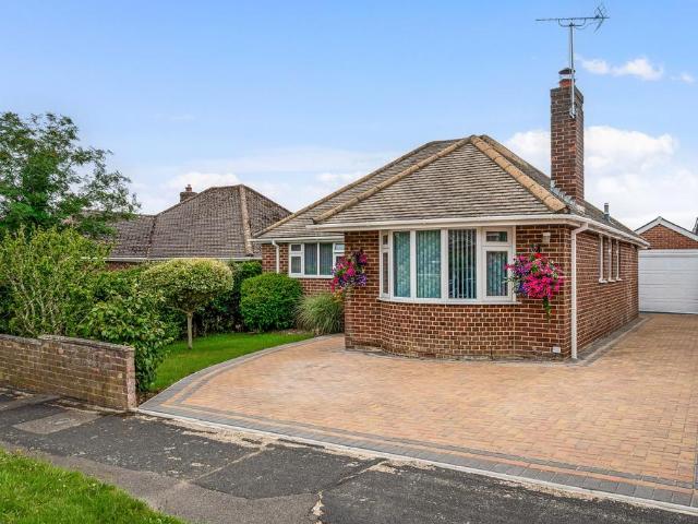 2 bedroom bungalow for sale