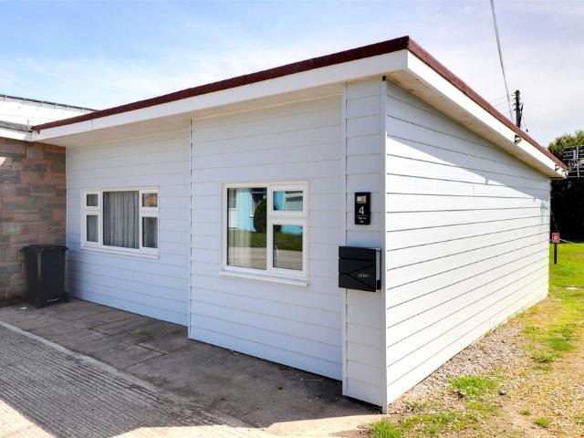 2 bedroom bungalow for sale