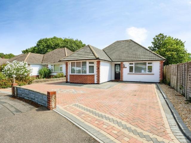 2 bedroom bungalow for sale