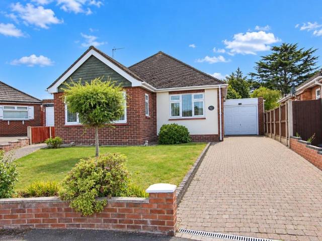 2 bedroom bungalow for sale