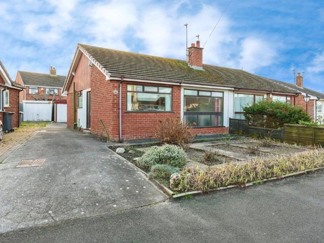 2 bedroom bungalow for sale