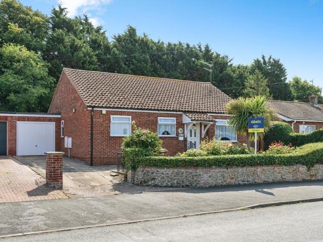 2 bedroom bungalow for sale