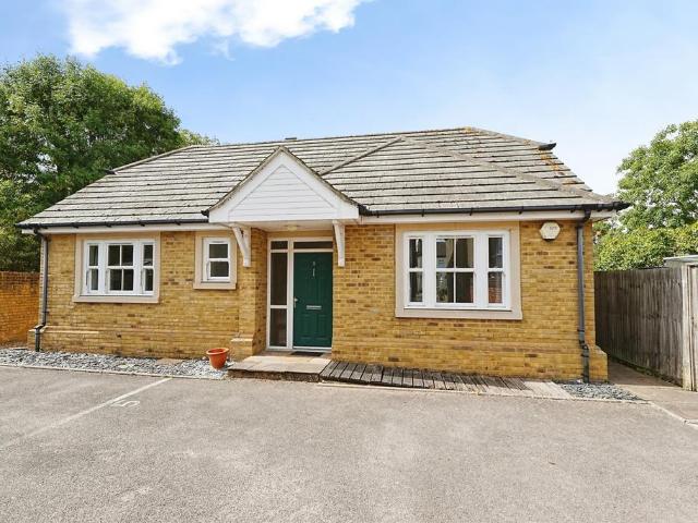 2 bedroom bungalow for sale
