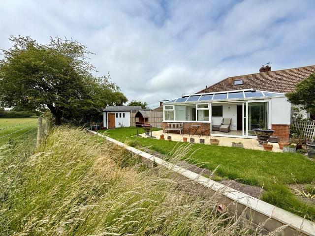 2 bedroom bungalow for sale