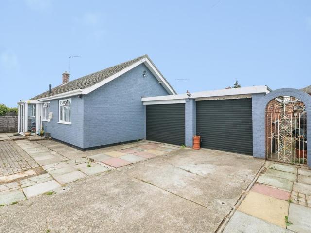 2 bedroom bungalow for sale