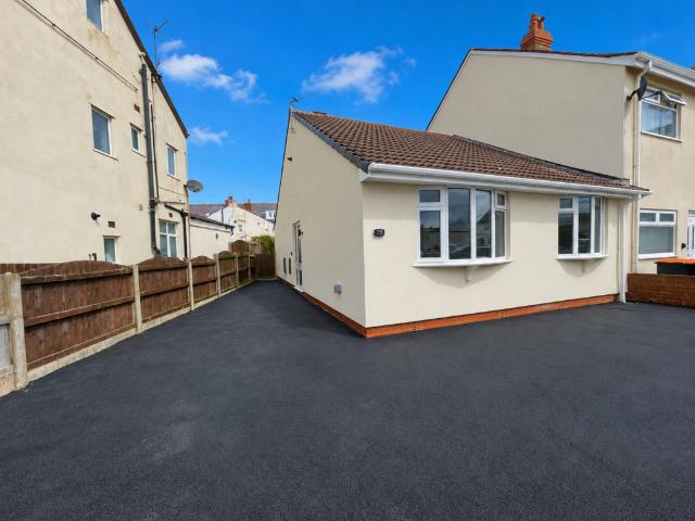 2 bedroom bungalow for sale