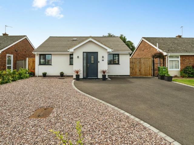 2 bedroom bungalow for sale