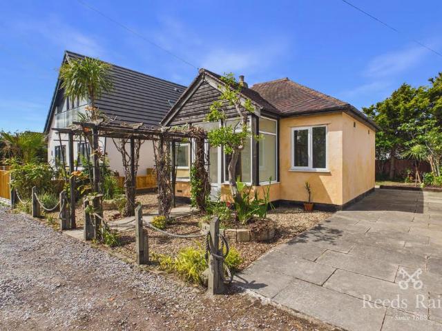 2 bedroom bungalow for sale