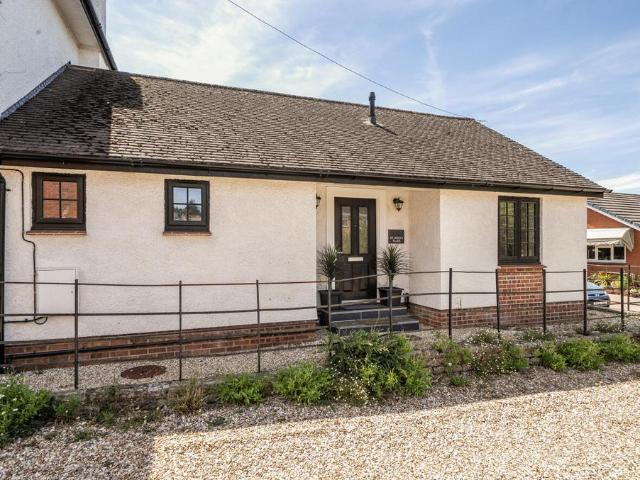 2 bedroom bungalow for sale