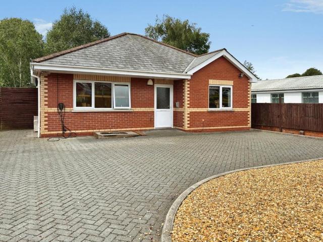 2 bedroom bungalow for sale