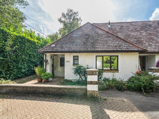 2 bedroom bungalow for sale
