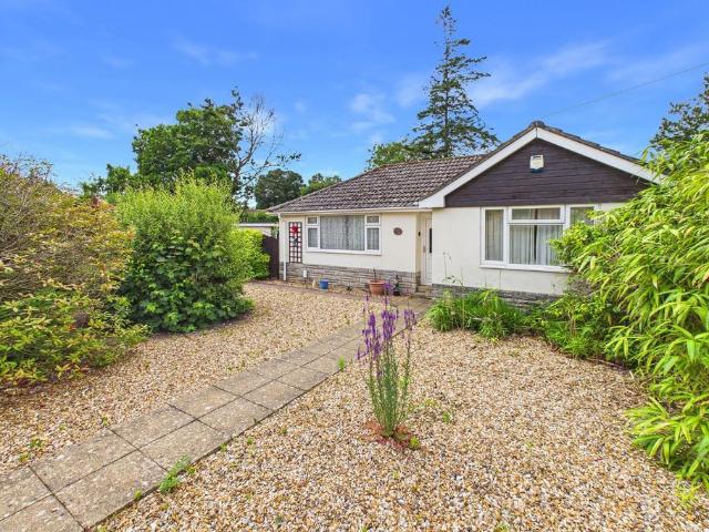 2 bedroom bungalow for sale