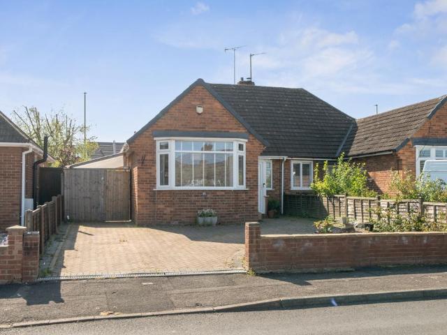 2 bedroom bungalow for sale