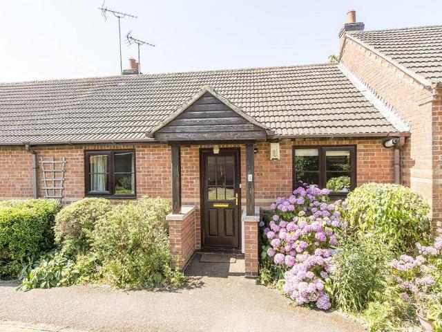 2 bedroom bungalow for sale