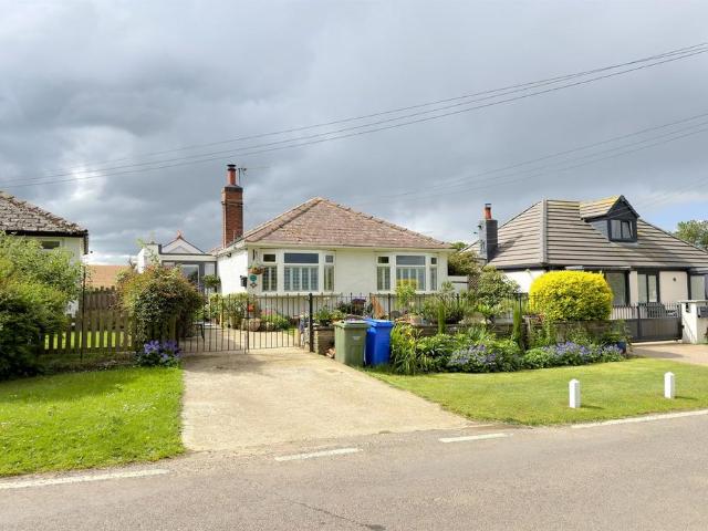 2 bedroom bungalow for sale