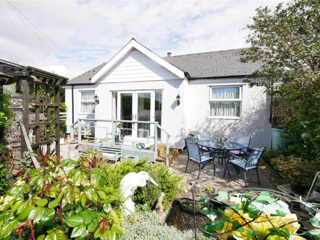 2 bedroom bungalow for sale