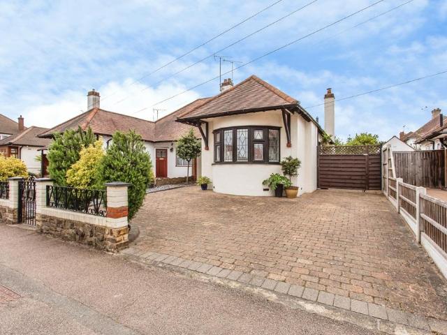 2 bedroom bungalow for sale