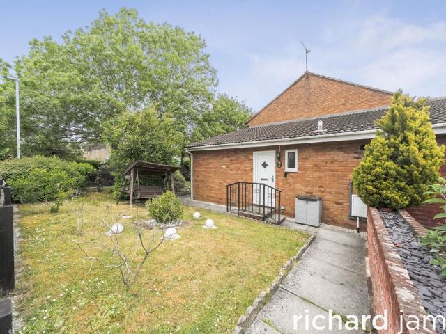 2 bedroom bungalow for sale