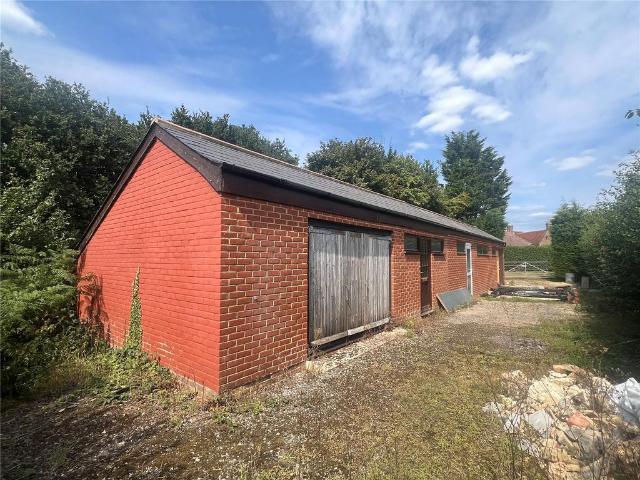 2 bedroom bungalow for sale