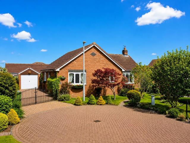 2 bedroom bungalow for sale