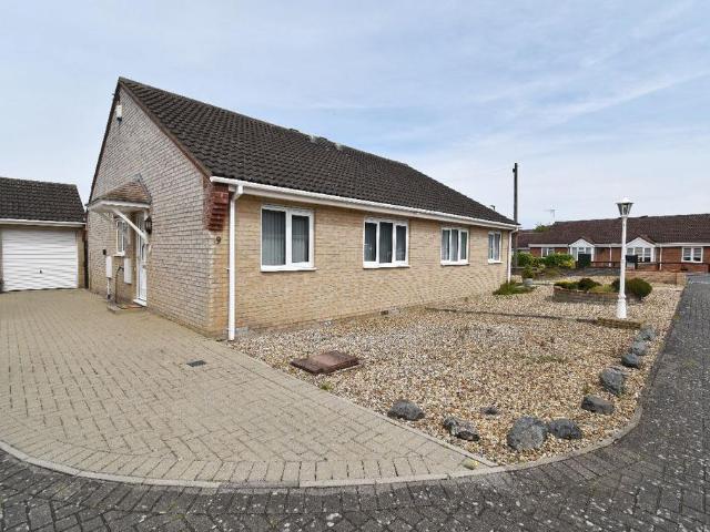 2 bedroom bungalow for sale