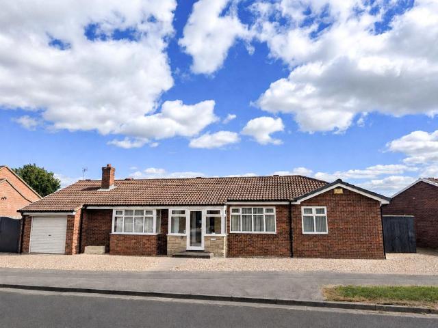 2 bedroom bungalow for sale