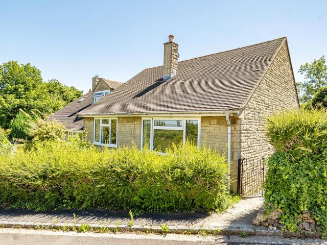 2 bedroom bungalow for sale