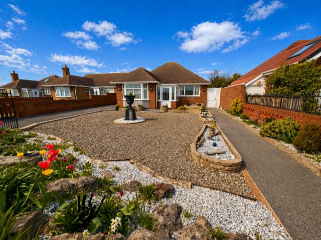 2 bedroom bungalow for sale