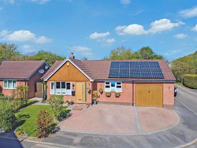 2 bedroom bungalow for sale