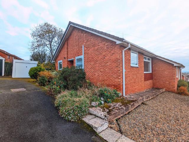 2 bedroom bungalow for sale