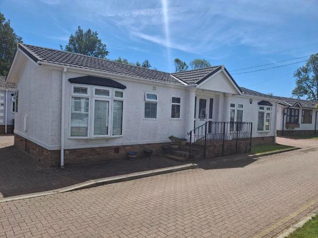 2 bedroom bungalow for sale