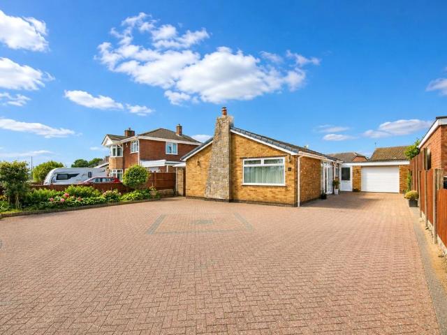 2 bedroom bungalow for sale