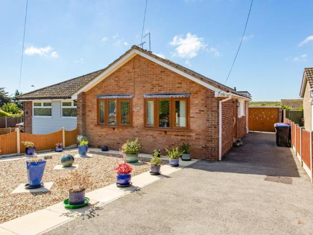 2 bedroom bungalow for sale