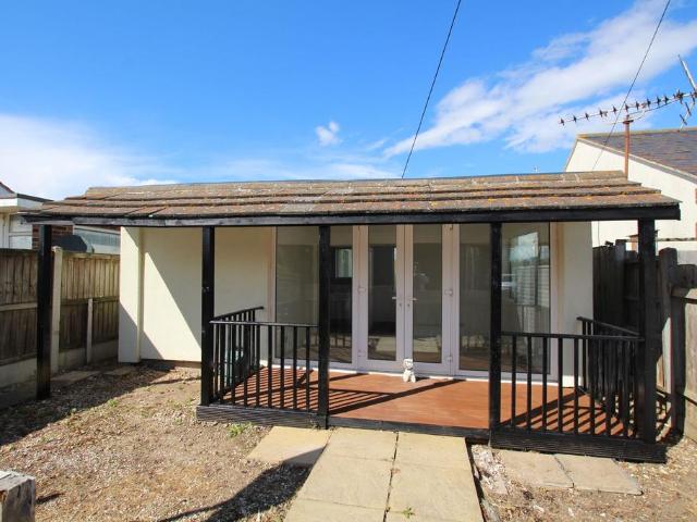 2 bedroom bungalow for sale