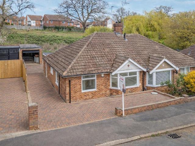 2 bedroom bungalow for sale