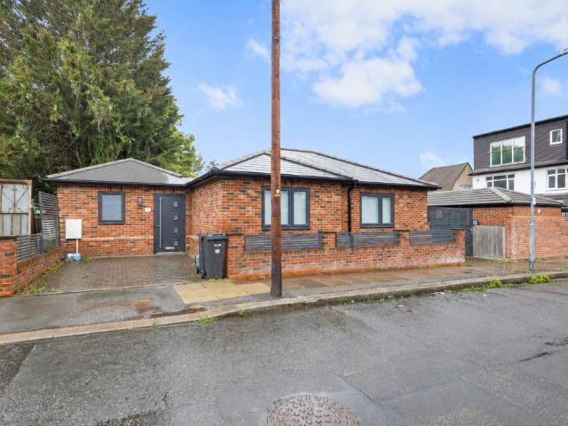 2 bedroom bungalow for sale