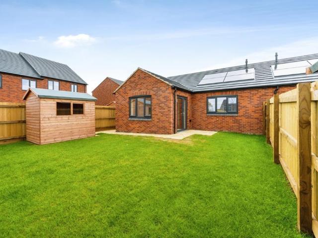 2 bedroom bungalow for sale