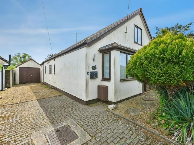 2 bedroom bungalow for sale