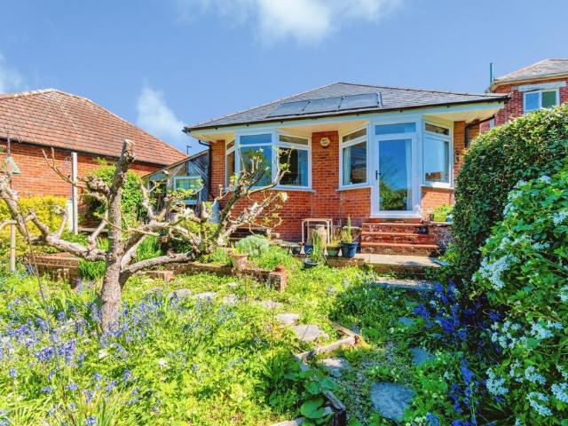 2 bedroom bungalow for sale
