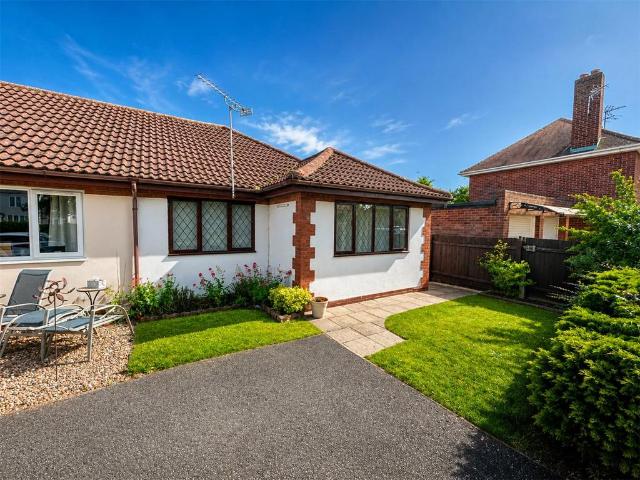 2 bedroom bungalow for sale